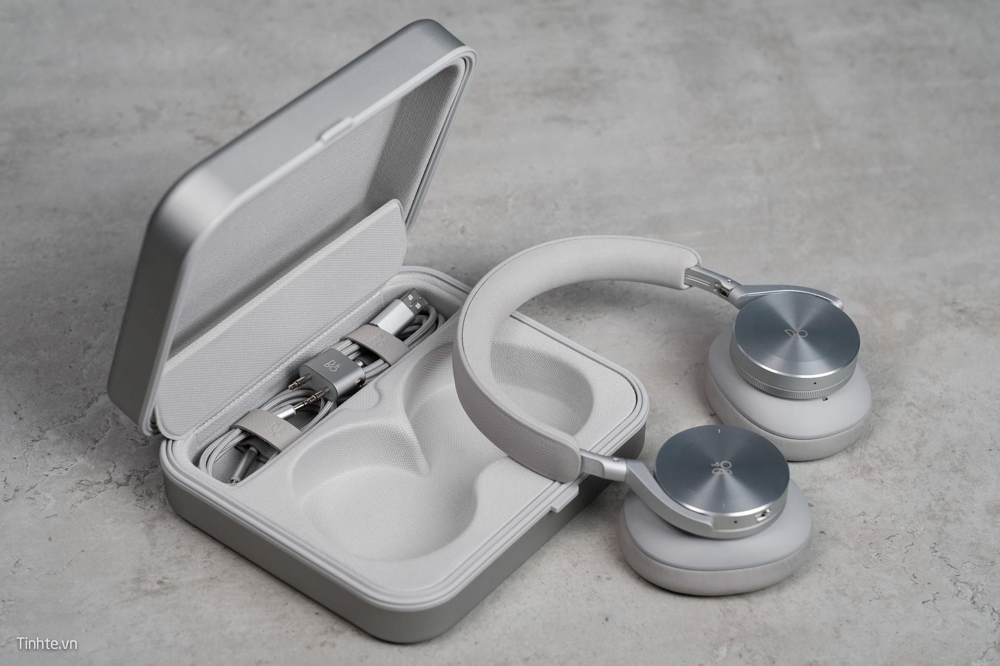 Trên tay B&O H95: tai nghe không dây đầu bảng giá 25 triệu