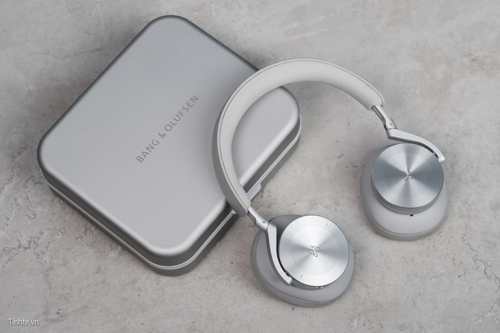 Trên tay B&O H95: tai nghe không dây đầu bảng giá 25 triệu