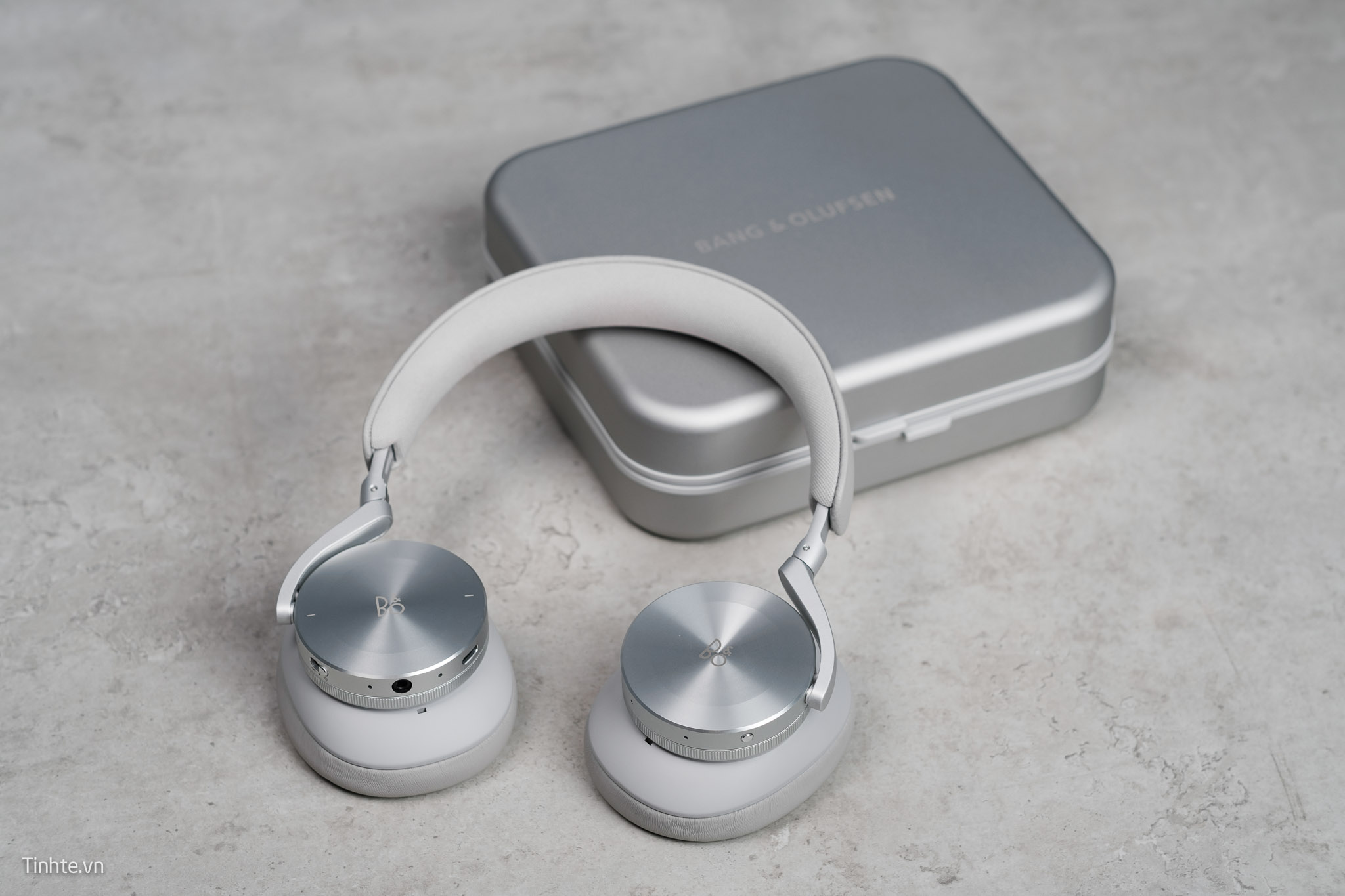 Trên tay B&O H95: tai nghe không dây đầu bảng giá 25 triệu